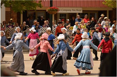 Folk Dance - Characteristics, History and Types of Folk Dance